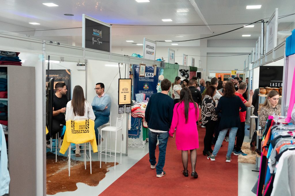 Segunda edição da FEVAC é sucesso de público e de vendas - CIC Vacaria
